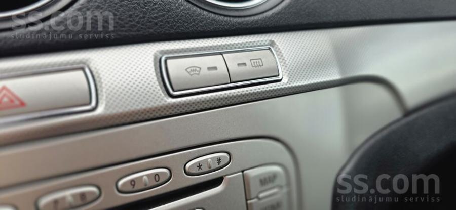 Grey Ford S-Max 2010 in Riga, with an engine capacity of 2.00 L and mileage of 262 thousand km for 4350 €, photo 16 on AUTOMOTO.COM.LV