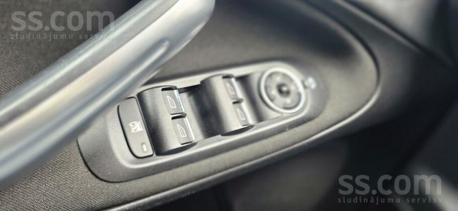 Grey Ford S-Max 2010 in Riga, with an engine capacity of 2.00 L and mileage of 262 thousand km for 4350 €, photo 19 on AUTOMOTO.COM.LV