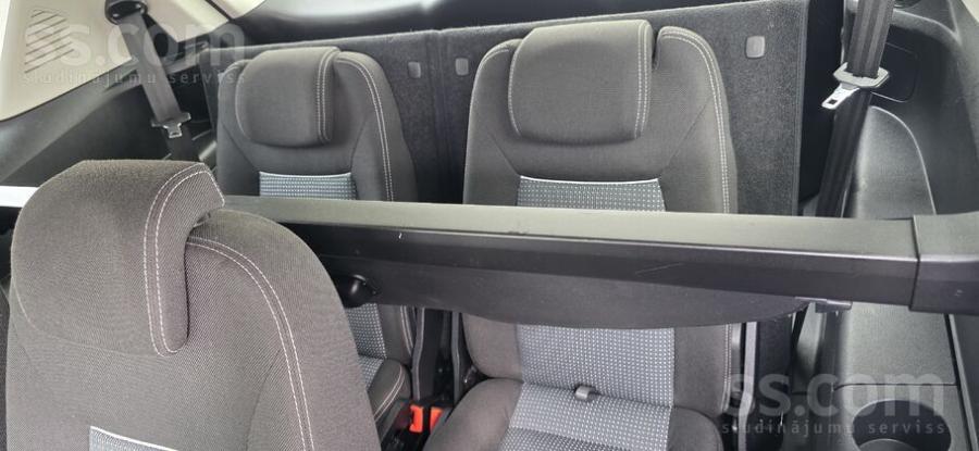 Grey Ford S-Max 2010 in Riga, with an engine capacity of 2.00 L and mileage of 262 thousand km for 4350 €, photo 22 on AUTOMOTO.COM.LV