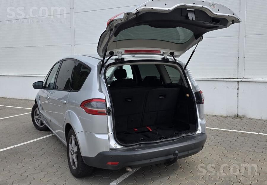 Grey Ford S-Max 2010 in Riga, with an engine capacity of 2.00 L and mileage of 262 thousand km for 4350 €, photo 24 on AUTOMOTO.COM.LV