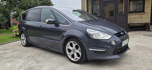 Grey Ford S-Max 2010 in Siauliai, with an engine capacity of 2.00 L and mileage of 293 thousand km for 5500 €, photo 1 on AUTOMOTO.COM.LV