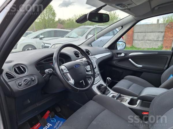 Форд С-Макс 2010 в Даугавпилс на AUTOMOTO.COM.LV Серый Форд С-Макс 2010 в Даугавпилс, объемом двигателя 2.00 л и пробегом 0 тыс. км за 4300 €, фото 10 на AUTOMOTO.COM.LV