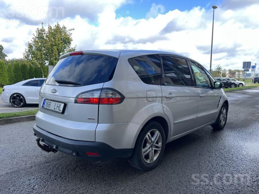 Pelēks Ford S-Max 2010 Rīga, ar dzinēja tilpumu 2.00 L un nobraukumu 400 tūkst. km par 1799 €, foto 4 vietnē AUTOMOTO.COM.LV