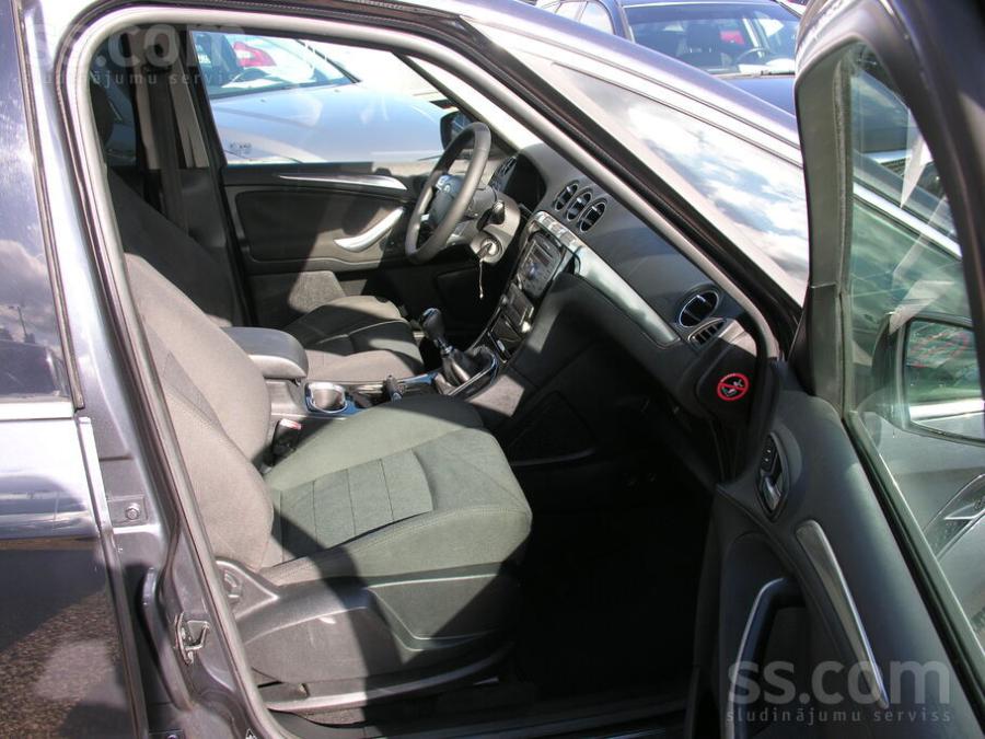 Grey Ford S-Max 2010 in Riga, with an engine capacity of 2.00 L and mileage of 232 thousand km for 4750 €, photo 7 on AUTOMOTO.COM.LV