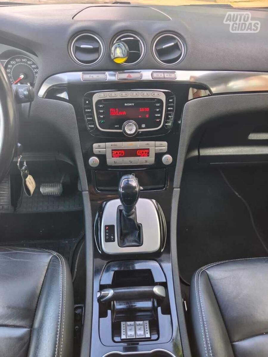 Pelēks Ford S-Max 2010 Šauļi, ar dzinēja tilpumu 2.00 L un nobraukumu 261 tūkst. km par 4400 €, foto 17 vietnē AUTOMOTO.COM.LV