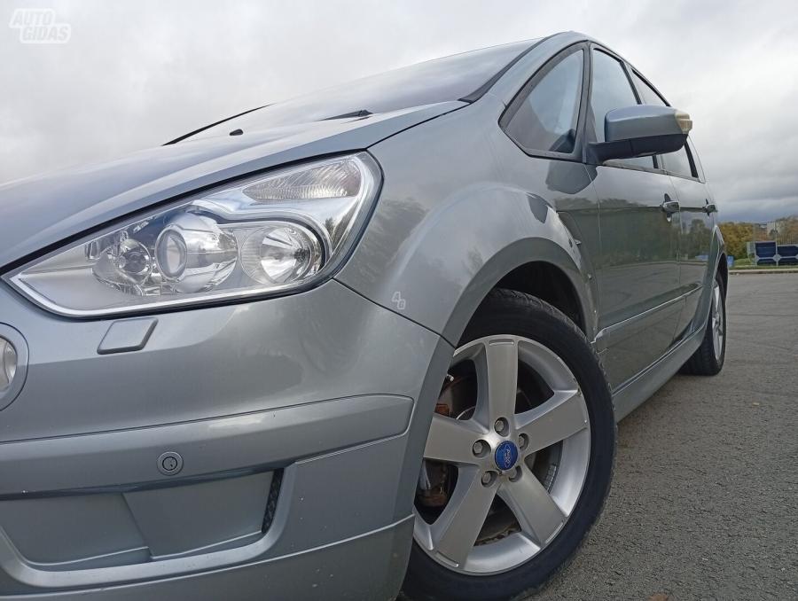 Grey Ford S-Max 2010 in Vilnius, with an engine capacity of 2.20 L and mileage of 326 thousand km for 4100 €, photo 10 on AUTOMOTO.COM.LV