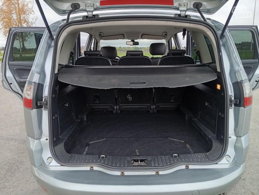 Grey Ford S-Max 2010 in Vilnius, with an engine capacity of 2.20 L and mileage of 326 thousand km for 4100 €, photo 40 on AUTOMOTO.COM.LV