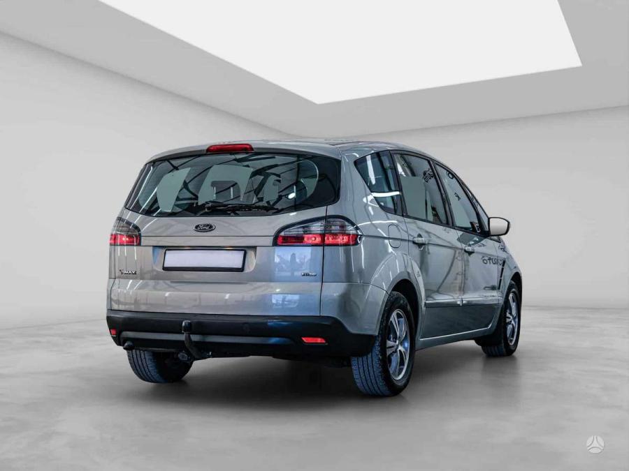 Grey Ford S-Max 2010 in Kaunas, with an engine capacity of 2.00 L and mileage of 195 thousand km for 4990 €, photo 5 on AUTOMOTO.COM.LV