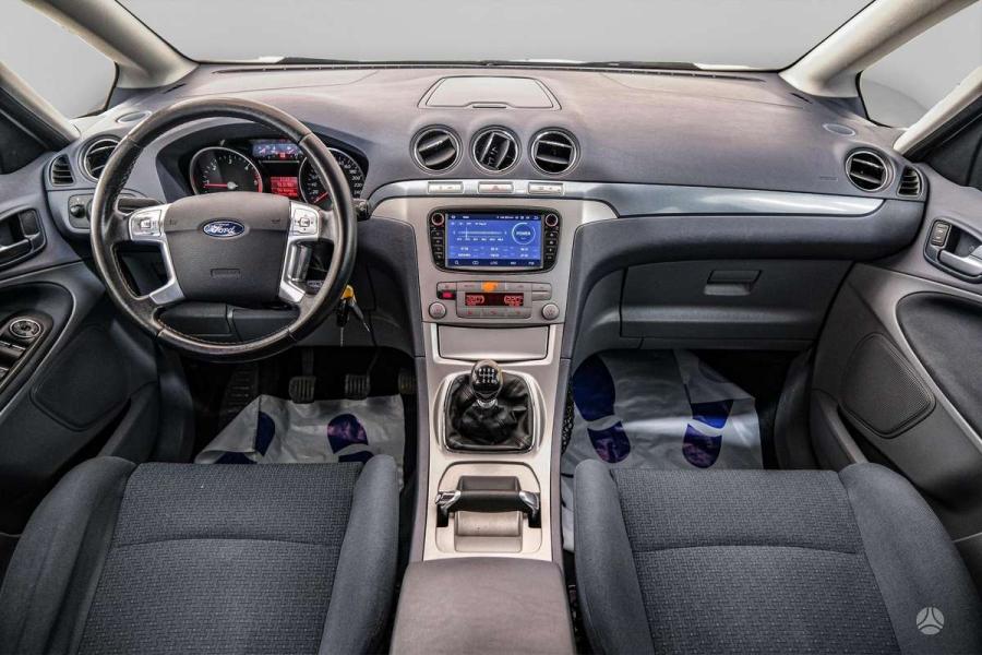 Grey Ford S-Max 2010 in Kaunas, with an engine capacity of 2.00 L and mileage of 195 thousand km for 4990 €, photo 10 on AUTOMOTO.COM.LV
