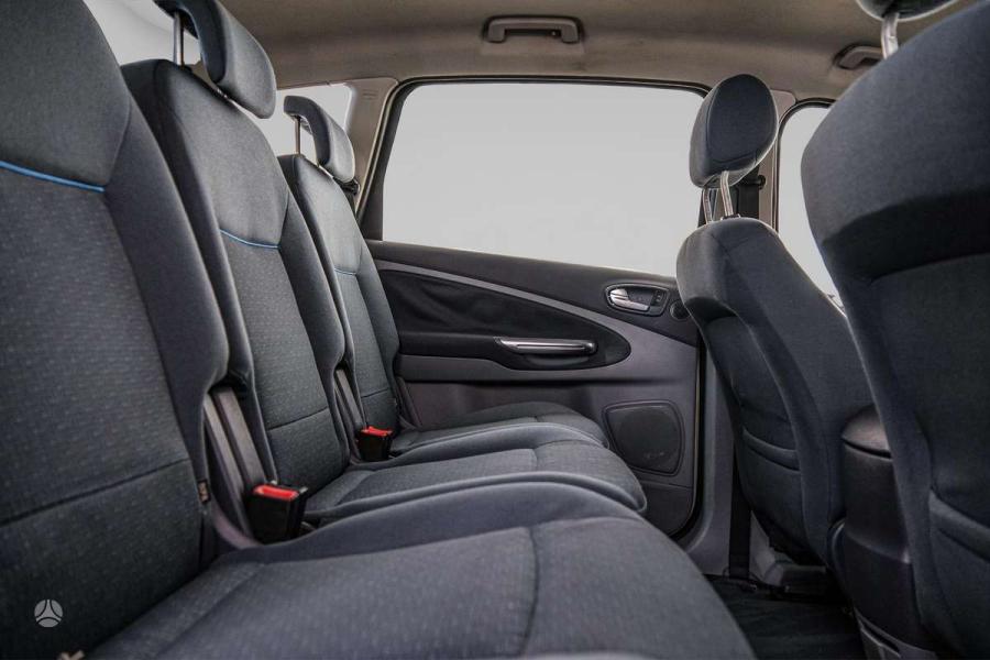 Grey Ford S-Max 2010 in Kaunas, with an engine capacity of 2.00 L and mileage of 195 thousand km for 4990 €, photo 15 on AUTOMOTO.COM.LV