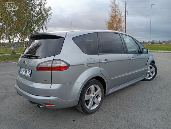 Grey Ford S-Max 2010 in Vilnius, with an engine capacity of 2.20 L and mileage of 326 thousand km for 4100 €, photo 6 on AUTOMOTO.COM.LV