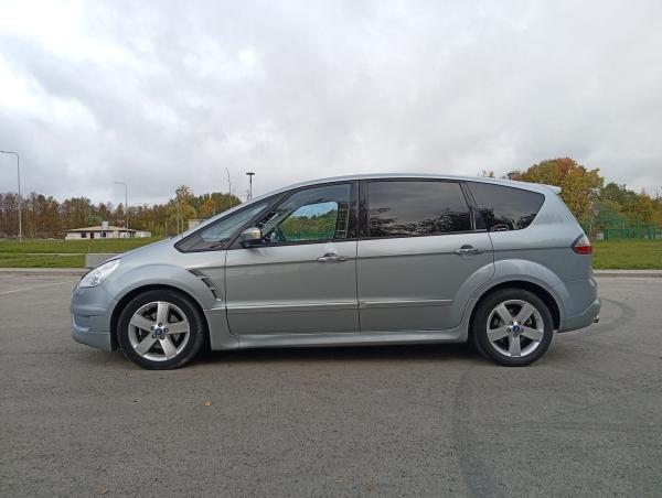 Grey Ford S-Max 2010 in Vilnius, with an engine capacity of 2.20 L and mileage of 326 thousand km for 4100 €, photo 9 on AUTOMOTO.COM.LV