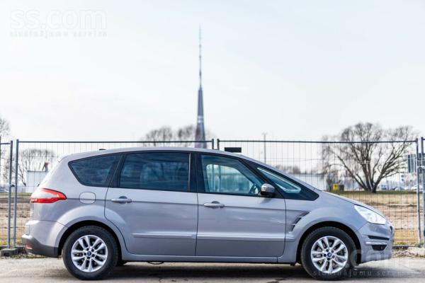 Pelēks Ford S-Max 2011 Rīga, ar dzinēja tilpumu 2.00 L un nobraukumu 314 tūkst. km par 2750 €, foto 5 vietnē AUTOMOTO.COM.LV