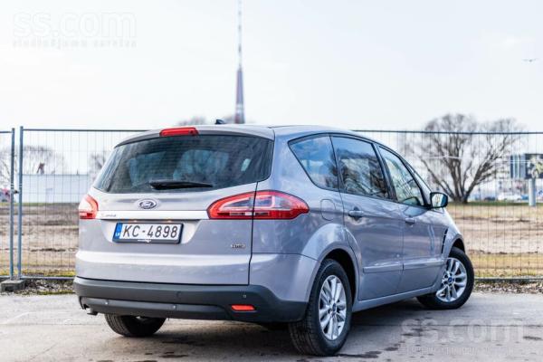 Pelēks Ford S-Max 2011 Rīga, ar dzinēja tilpumu 2.00 L un nobraukumu 314 tūkst. km par 2750 €, foto 6 vietnē AUTOMOTO.COM.LV