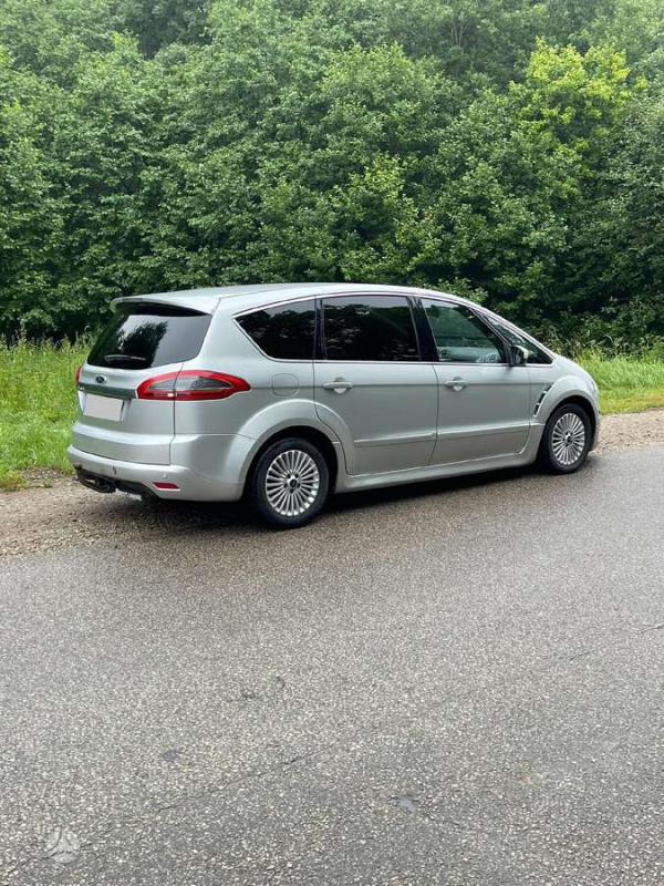 Grey Ford S-Max 2011 in Telschi, with an engine capacity of 2.00 L and mileage of 240 thousand km for 4600 €, photo 2 on AUTOMOTO.COM.LV