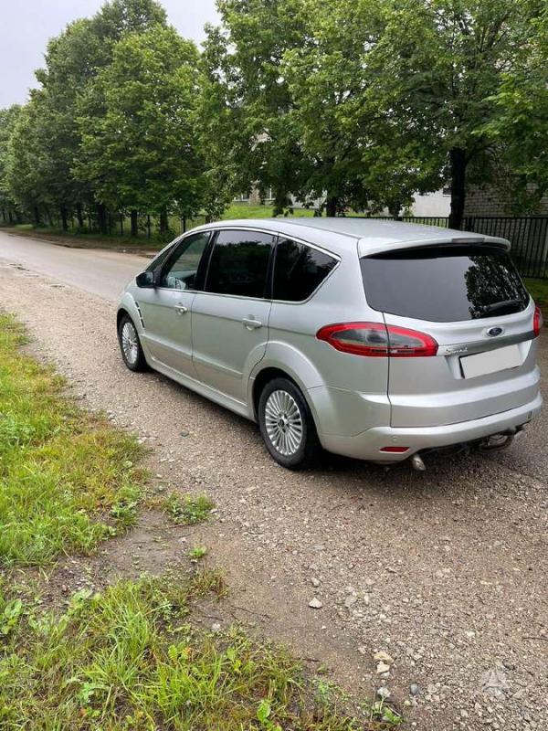 Grey Ford S-Max 2011 in Telschi, with an engine capacity of 2.00 L and mileage of 240 thousand km for 4600 €, photo 4 on AUTOMOTO.COM.LV