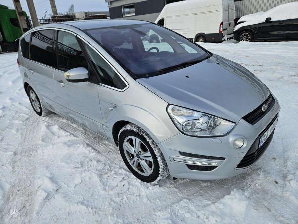 Grey Ford S-Max 2011 in Mazeikiai, with an engine capacity of 2.20 L and mileage of 245 thousand km for 4650 €, photo 3 on AUTOMOTO.COM.LV