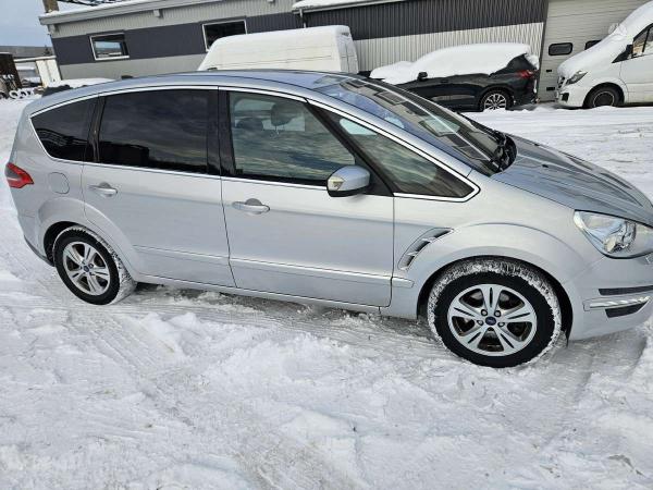 Grey Ford S-Max 2011 in Mazeikiai, with an engine capacity of 2.20 L and mileage of 245 thousand km for 4650 €, photo 4 on AUTOMOTO.COM.LV