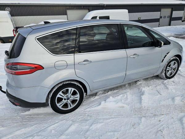 Grey Ford S-Max 2011 in Mazeikiai, with an engine capacity of 2.20 L and mileage of 245 thousand km for 4650 €, photo 6 on AUTOMOTO.COM.LV
