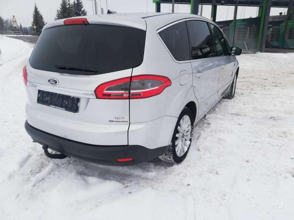 Grey Ford S-Max 2011 in Utena, with an engine capacity of 2.00 L and mileage of 329 thousand km for 4850 €, photo 5 on AUTOMOTO.COM.LV