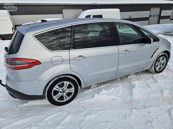 Grey Ford S-Max 2011 in Mazeikiai, with an engine capacity of 2.20 L and mileage of 244 thousand km for 4650 €, photo 5 on AUTOMOTO.COM.LV