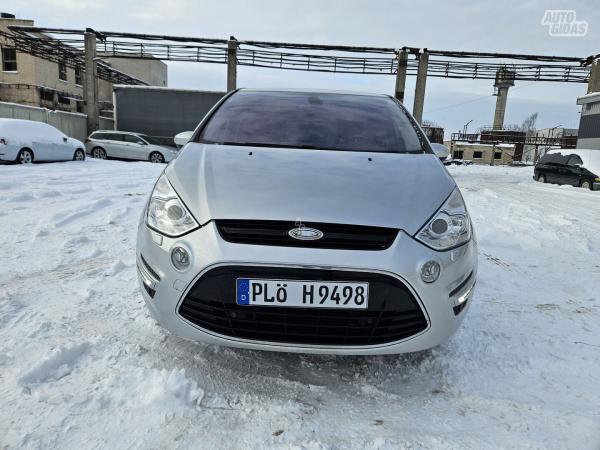 Grey Ford S-Max 2011 in Mazeikiai, with an engine capacity of 2.20 L and mileage of 244 thousand km for 4650 €, photo 9 on AUTOMOTO.COM.LV