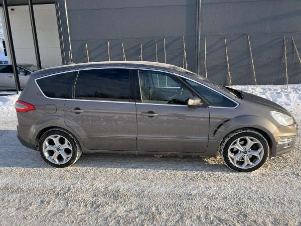 Pelēks Ford S-Max 2011 Viļņa, ar dzinēja tilpumu 2.18 L un nobraukumu 241 tūkst. km par 5800 €, foto 4 vietnē AUTOMOTO.COM.LV