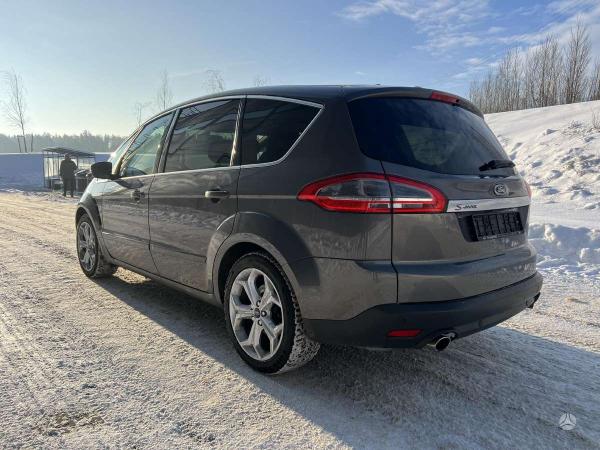 Pelēks Ford S-Max 2011 Viļņa, ar dzinēja tilpumu 2.18 L un nobraukumu 241 tūkst. km par 5800 €, foto 7 vietnē AUTOMOTO.COM.LV