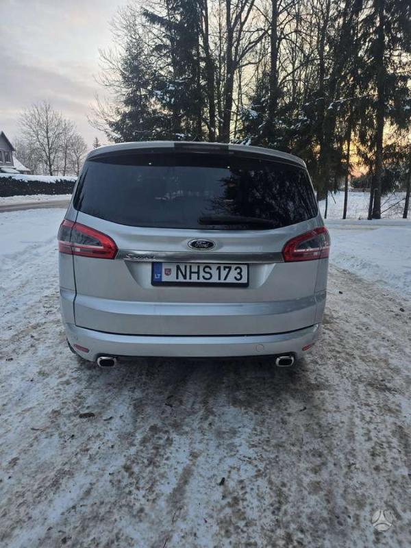 Grey Ford S-Max 2011 in Sirvintos, with an engine capacity of 2.00 L and mileage of 314 thousand km for 5900 €, photo 8 on AUTOMOTO.COM.LV