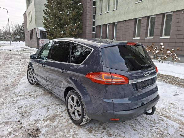 Grey Ford S-Max 2011 in Vilnius, with an engine capacity of 2.00 L and mileage of 246 thousand km for 5650 €, photo 4 on AUTOMOTO.COM.LV
