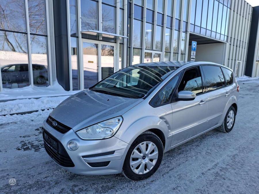 Grey Ford S-Max 2011 in Vilnius, with an engine capacity of 2.00 L and mileage of 277 thousand km for 4950 €, photo 1 on AUTOMOTO.COM.LV