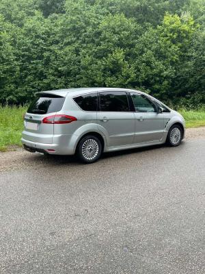 Pelēks Ford S-Max 2011 Telšiai, ar dzinēja tilpumu 2.00 L un nobraukumu 252 tūkst. km par 3400 €, foto 2 vietnē AUTOMOTO.COM.LV