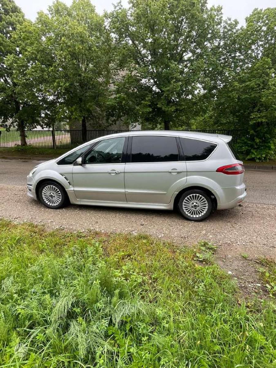 Pelēks Ford S-Max 2011 Telšiai, ar dzinēja tilpumu 2.00 L un nobraukumu 252 tūkst. km par 3400 €, foto 6 vietnē AUTOMOTO.COM.LV