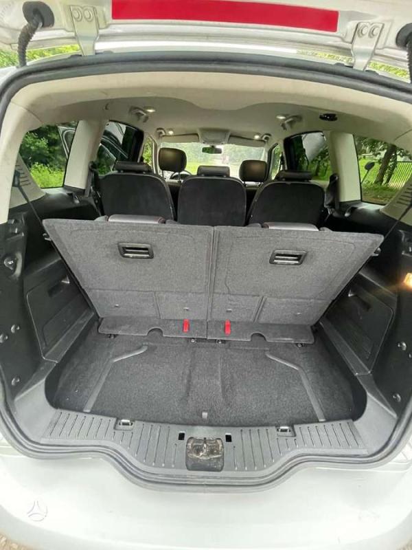 Pelēks Ford S-Max 2011 Telšiai, ar dzinēja tilpumu 2.00 L un nobraukumu 252 tūkst. km par 3400 €, foto 11 vietnē AUTOMOTO.COM.LV