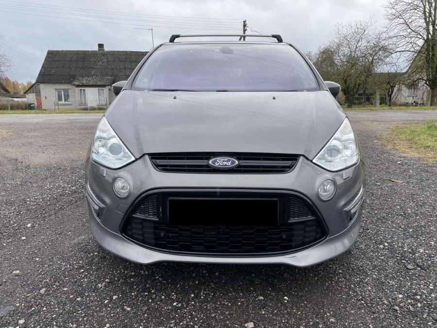 Grey Ford S-Max 2011 in Ukmerge, with an engine capacity of 1.60 L and mileage of 216 thousand km for 4800 €, photo 2 on AUTOMOTO.COM.LV