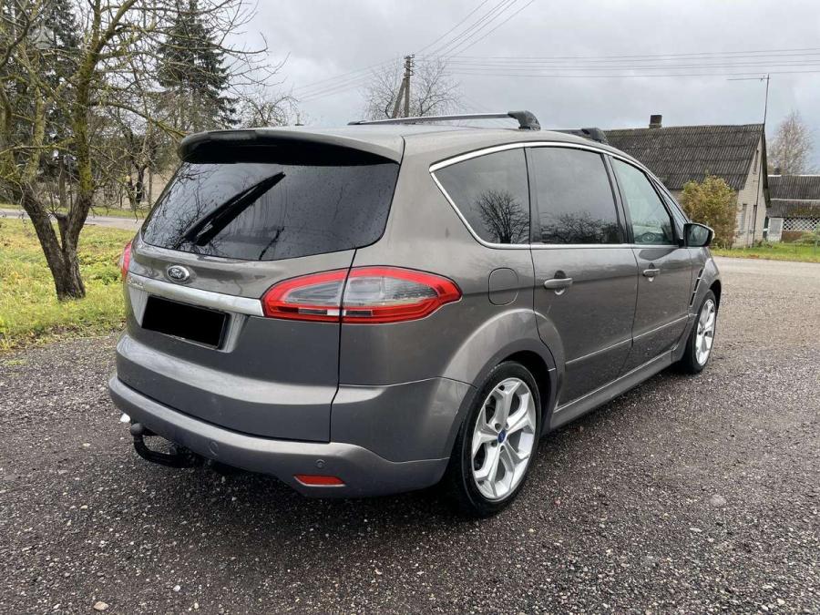 Grey Ford S-Max 2011 in Ukmerge, with an engine capacity of 1.60 L and mileage of 216 thousand km for 4800 €, photo 5 on AUTOMOTO.COM.LV