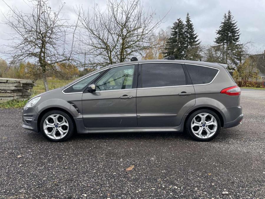 Grey Ford S-Max 2011 in Ukmerge, with an engine capacity of 1.60 L and mileage of 216 thousand km for 4800 €, photo 8 on AUTOMOTO.COM.LV