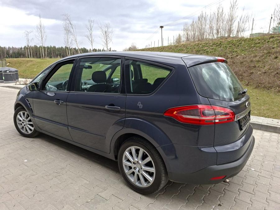 Grey Ford S-Max 2011 in Vilnius, with an engine capacity of 1.60 L and mileage of 249 thousand km for 4850 €, photo 3 on AUTOMOTO.COM.LV