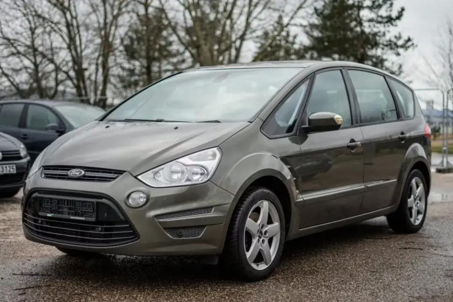 Pelēks Ford S-Max 2011 Liepāja, ar dzinēja tilpumu 1.60 L un nobraukumu 366 tūkst. km par 7250 €, foto 1 vietnē AUTOMOTO.COM.LV