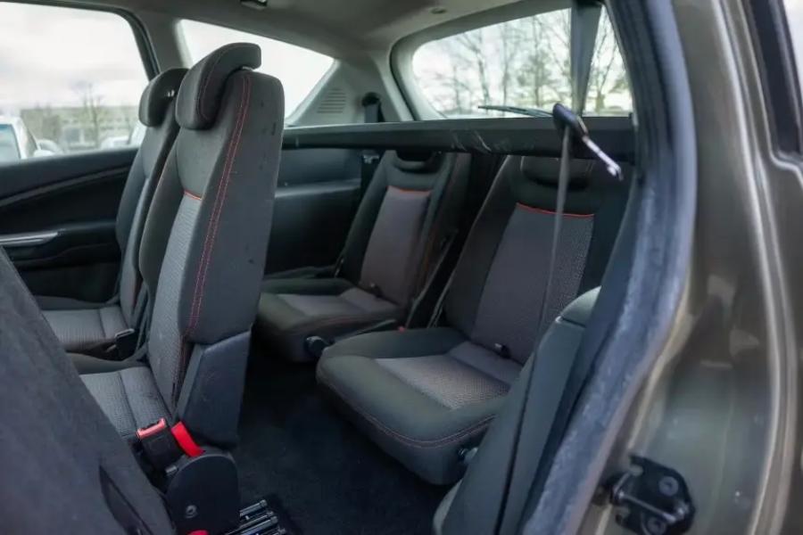 Pelēks Ford S-Max 2011 Liepāja, ar dzinēja tilpumu 1.60 L un nobraukumu 366 tūkst. km par 7250 €, foto 11 vietnē AUTOMOTO.COM.LV