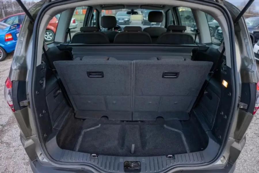 Pelēks Ford S-Max 2011 Liepāja, ar dzinēja tilpumu 1.60 L un nobraukumu 366 tūkst. km par 7250 €, foto 12 vietnē AUTOMOTO.COM.LV