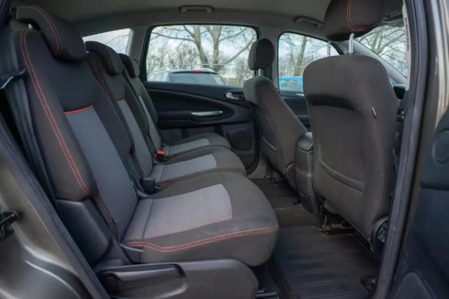 Pelēks Ford S-Max 2011 Liepāja, ar dzinēja tilpumu 1.60 L un nobraukumu 366 tūkst. km par 7250 €, foto 14 vietnē AUTOMOTO.COM.LV