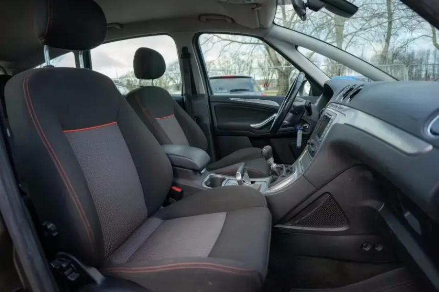 Pelēks Ford S-Max 2011 Liepāja, ar dzinēja tilpumu 1.60 L un nobraukumu 366 tūkst. km par 7250 €, foto 15 vietnē AUTOMOTO.COM.LV