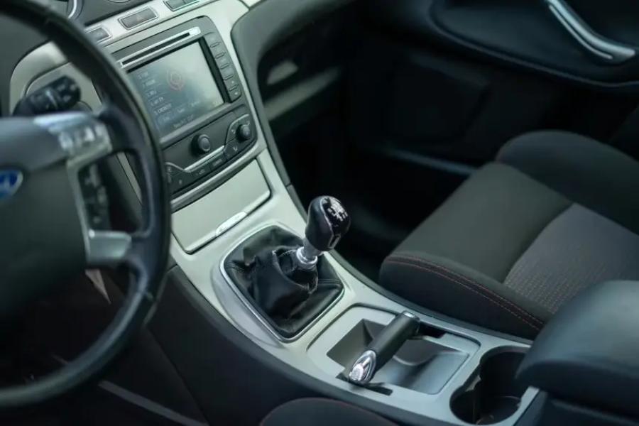 Pelēks Ford S-Max 2011 Liepāja, ar dzinēja tilpumu 1.60 L un nobraukumu 366 tūkst. km par 7250 €, foto 30 vietnē AUTOMOTO.COM.LV