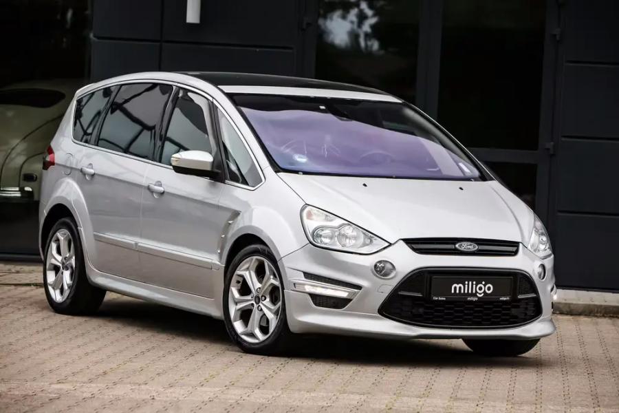 Grey Ford S-Max 2011 in Jelgava, with an engine capacity of 2.20 L and mileage of 0 thousand km for 6250 €, photo 4 on AUTOMOTO.COM.LV