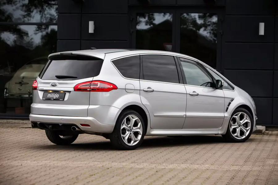 Grey Ford S-Max 2011 in Jelgava, with an engine capacity of 2.20 L and mileage of 0 thousand km for 6250 €, photo 8 on AUTOMOTO.COM.LV