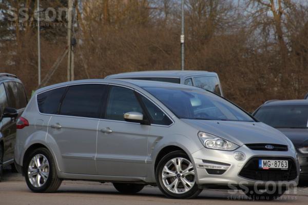 Grey Ford S-Max 2011 in Tukums, with an engine capacity of 2.20 L and mileage of 317 thousand km for 4500 €, photo 3 on AUTOMOTO.COM.LV
