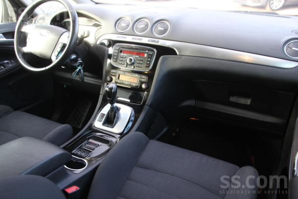 Grey Ford S-Max 2011 in Tukums, with an engine capacity of 2.20 L and mileage of 317 thousand km for 4500 €, photo 5 on AUTOMOTO.COM.LV