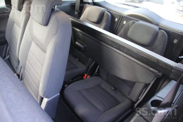 Grey Ford S-Max 2011 in Tukums, with an engine capacity of 2.20 L and mileage of 317 thousand km for 4500 €, photo 9 on AUTOMOTO.COM.LV