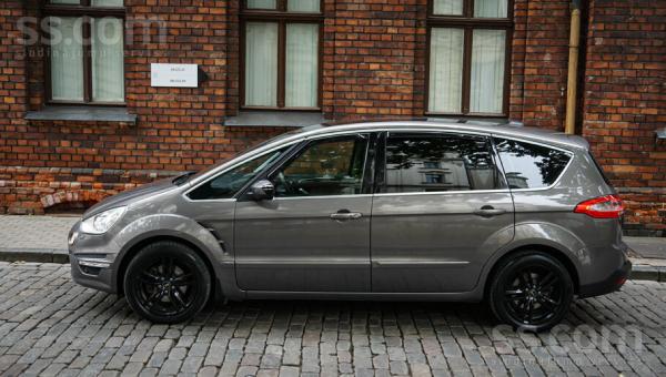 Grey Ford S-Max 2011 in Riga, with an engine capacity of 2.00 L and mileage of 249 thousand km for 3950 €, photo 2 on AUTOMOTO.COM.LV
